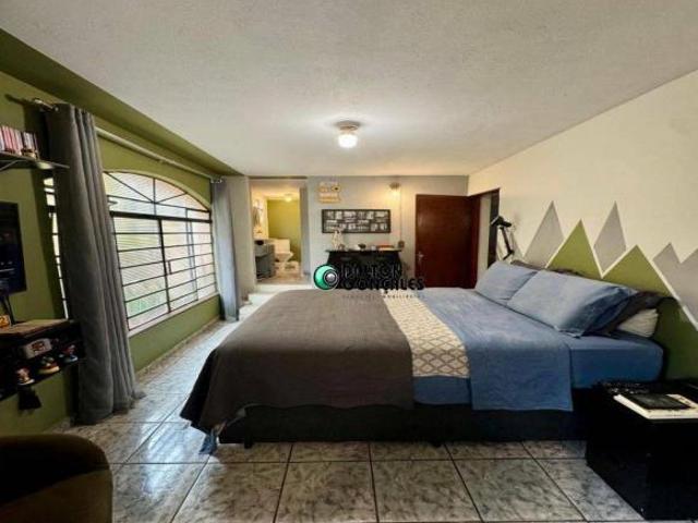 Casa para venda em Jardim Olinda de 263.00m² com 3 Quartos, 1 Suite e 4 Garagens