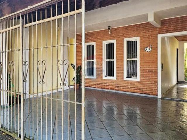Casa para venda em Jardim Abaeté de 189.00m² com 3 Quartos, 1 Suite e 2 Garagens