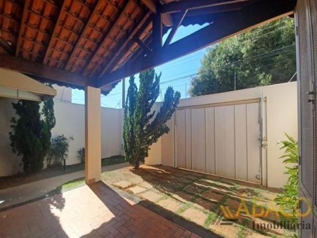 Casa para venda em Jardim Acapulco de 160.00m² com 3 Quartos, 1 Suite e 2 Garagens