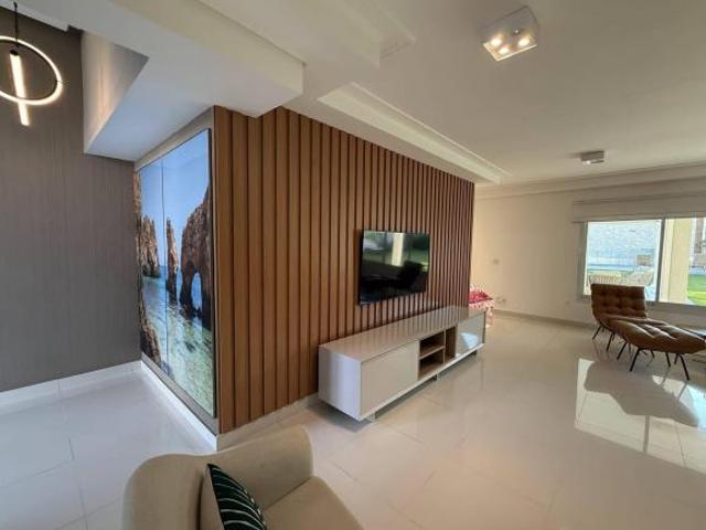 Casa para venda em Jardim Acapulco de 590.00m² com 5 Quartos, 5 Suites e 6 Garagens