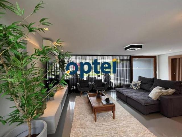 Casa para venda em Jardim Acapulco de 500.00m² com 5 Quartos, 5 Suites e 6 Garagens