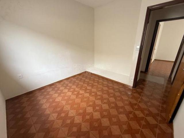 Casa para venda em Jardim Adalgisa de 105.00m² com 2 Quartos e 2 Garagens