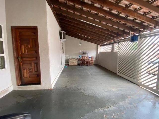 Casa para venda em Jardim Adalgisa de 133.00m² com 2 Quartos e 2 Garagens