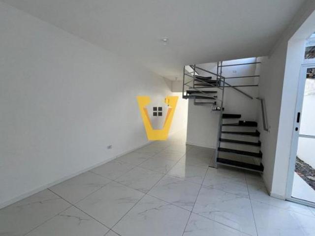 Casa para venda em Jardim Adriana com 3 quartos, sendo 1 suíte, 128m²