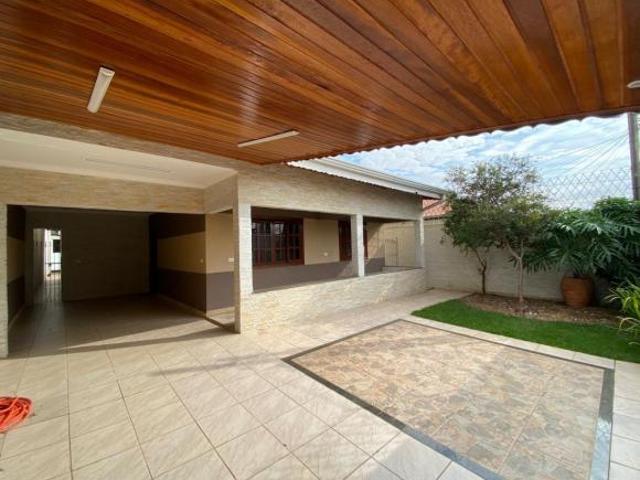 Casa para venda em Jardim Aeronave De Viracopos de 216.00m² com 3 Quartos, 1 Suite e 2 Garagens