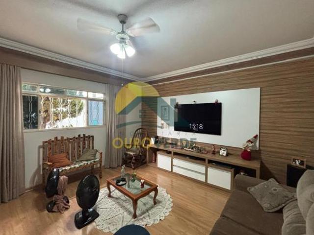 Casa para venda em Jardim Aeronave de 203.00m² com 3 Quartos, 1 Suite e 3 Garagens
