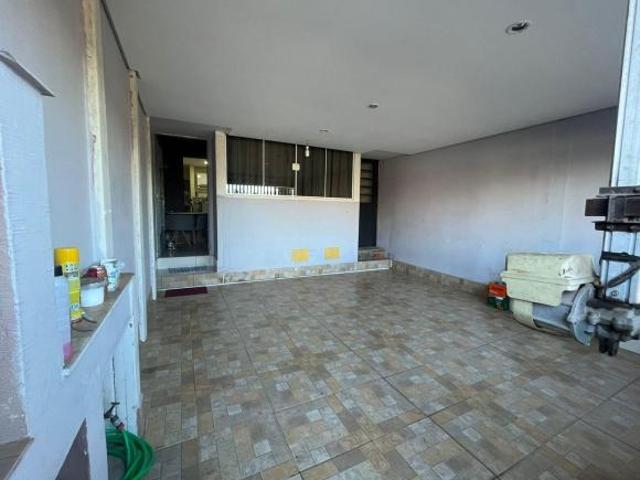 Casa para venda em Jardim Alberto Gomes de 150.00m² com 3 Quartos, 1 Suite e 2 Garagens