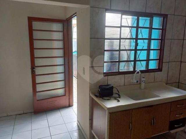 Casa para venda em Jardim Alegria de 300.00m² com 4 Quartos e 3 Garagens