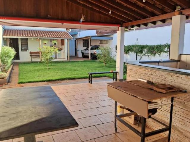 Casa para venda em Jardim Almeida de 113.00m² com 2 Quartos, 2 Suites e 3 Garagens