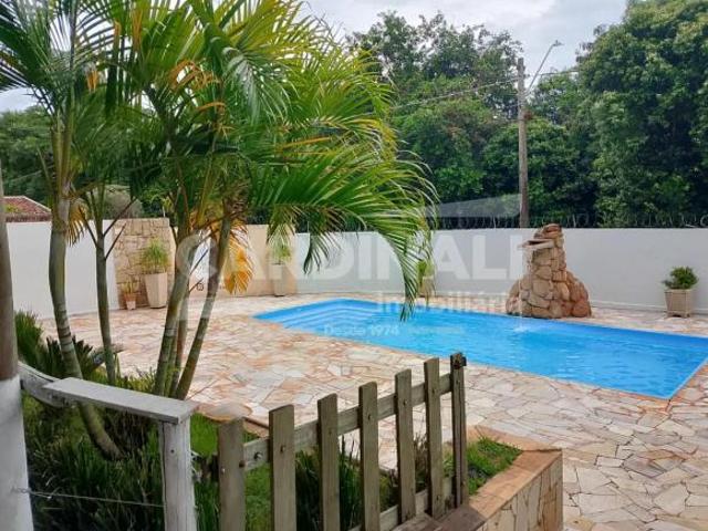 Casa para venda em Jardim Almeida de 229.00m² com 2 Quartos, 1 Suite e 2 Garagens
