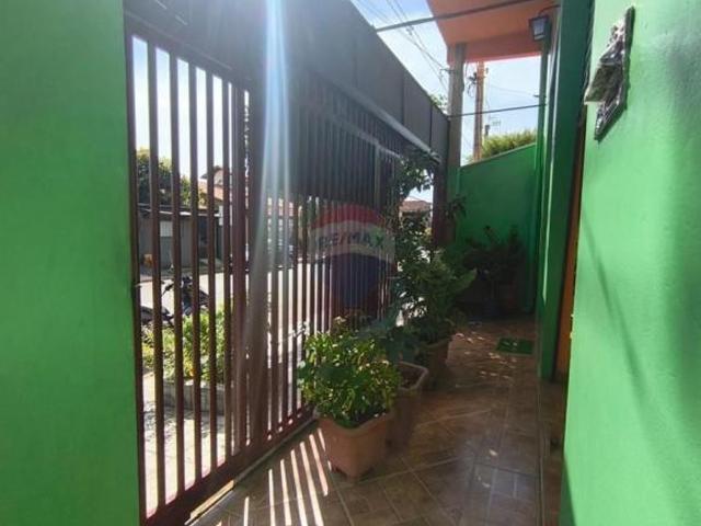 Casa para venda em Jardim Amanda I de 150.00m² com 3 Quartos, 2 Suites e 3 Garagens