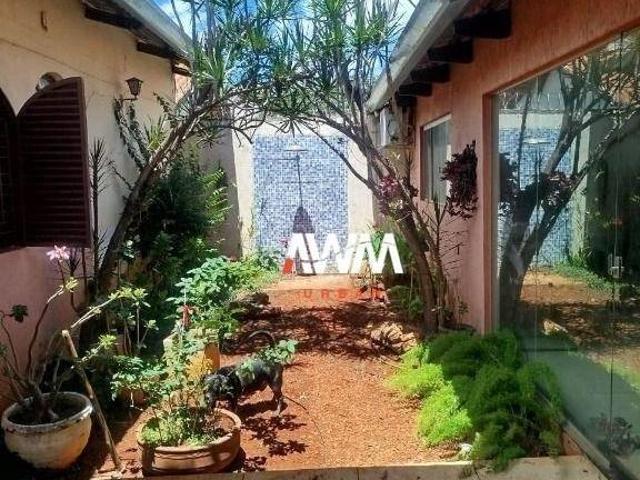 Casa para venda em Jardim América, Goiânia