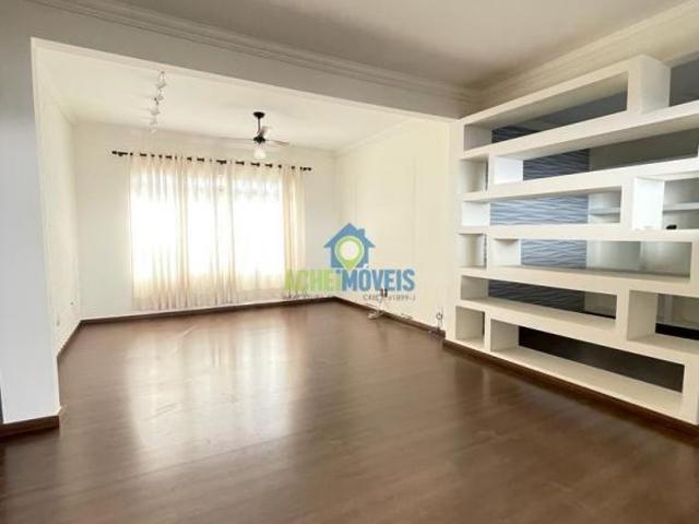Casa para venda em Jardim América de 240.00m² com 3 Quartos, 1 Suite e 5 Garagens