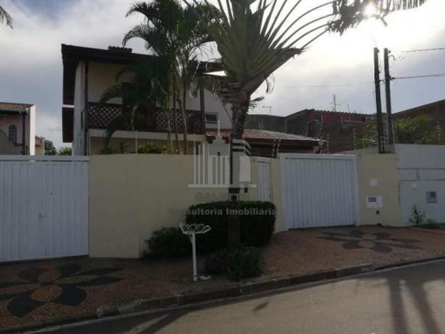 Casa para venda em JARDIM AMÉRICA de 242.00m² com 4 Quartos, 1 Suite e 5 Garagens