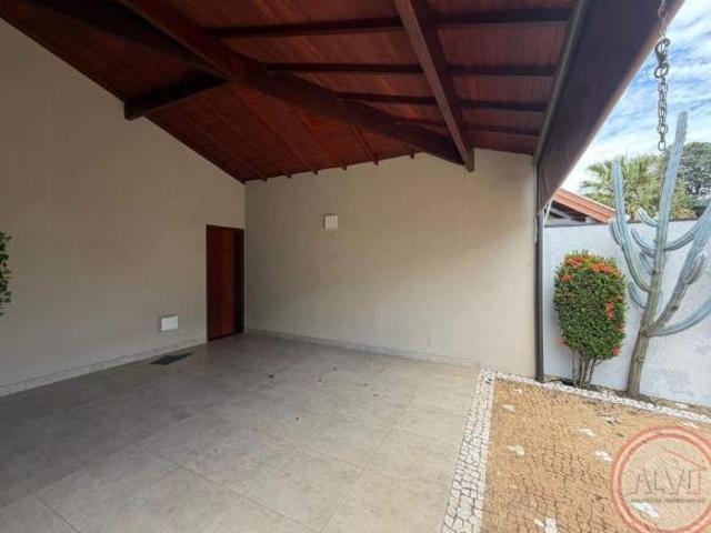 Casa para venda em Jardim América de 271.00m² com 3 Quartos, 1 Suite e 4 Garagens