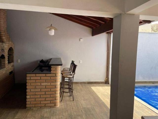 Casa para venda em Jardim América de 320.00m² com 4 Quartos, 2 Suites e 2 Garagens