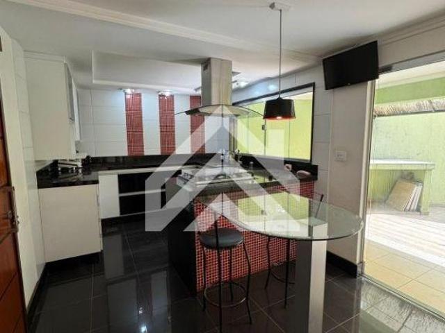Casa para venda em Jardim América de 390.00m² com 2 Quartos, 1 Suite e 3 Garagens