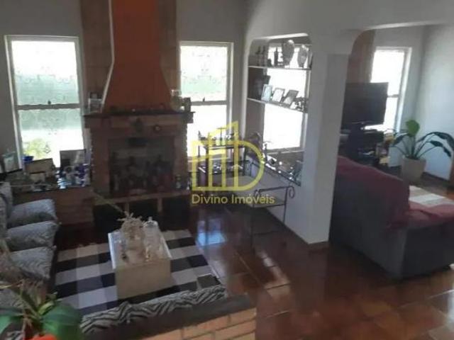 Casa para venda em Jardim Americano de 365.30m² com 4 Quartos, 1 Suite e 7 Garagens