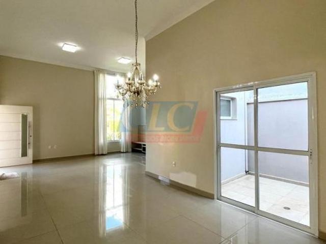 Casa para venda em Jardim Amstalden Residence de 215.00m² com 3 Quartos, 3 Suites e 4 Garagens