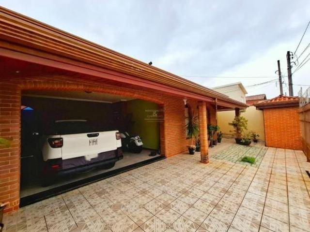 Casa para venda em Jardim Ana Claudia de 180.00m² com 3 Quartos, 1 Suite e 3 Garagens