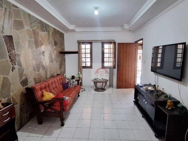 Casa para venda em Jardim Ana Emilia de 150.00m² com 3 Quartos, 1 Suite e 2 Garagens