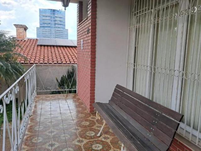 Casa para venda em Jardim Ana Maria com 4 quartos, sendo 1 suíte, 360m²
