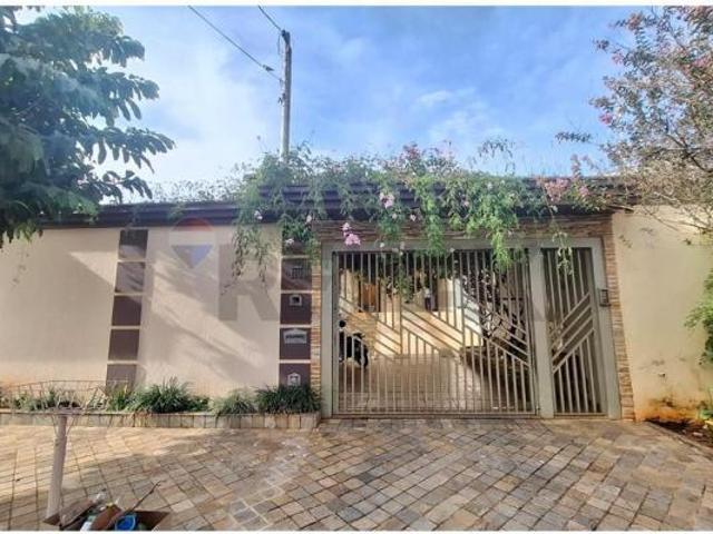 Casa para venda em Jardim Anhangüera de 227.00m² com 3 Quartos, 2 Suites e 8 Garagens