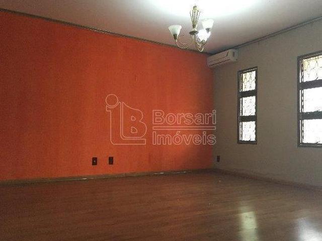 Casa para venda em Jardim Arangá de 220.00m² com 3 Quartos, 1 Suite e 6 Garagens