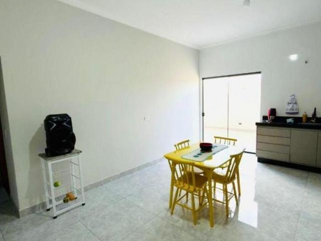 Casa para venda em Jardim Aranha Oliveira de 135.00m² com 3 Quartos, 1 Suite e 3 Garagens