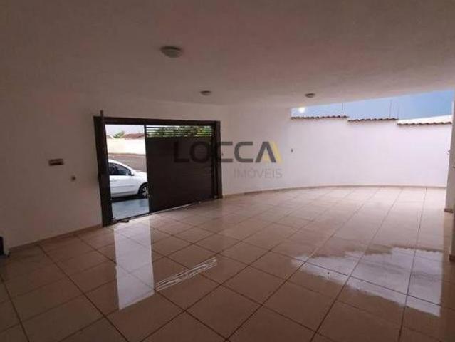 Casa para venda em Jardim Arlindo Laguna de 240.00m² com 2 Quartos e 3 Garagens