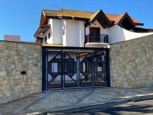 Casa para venda em Jardim Astro de 340.00m² com 3 Quartos, 2 Suites e 3 Garagens