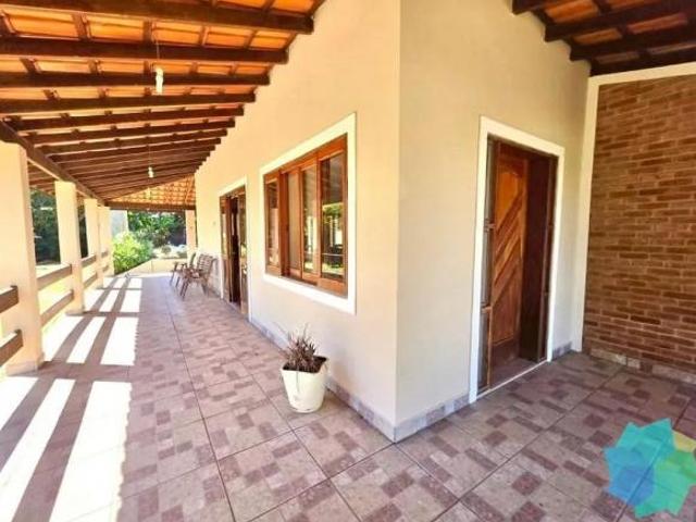 Casa para venda em Jardim Buru de 290.00m² com 3 Quartos, 1 Suite e 6 Garagens