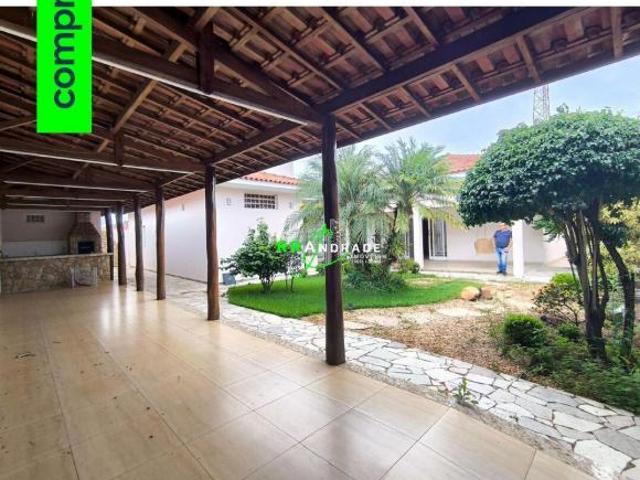 Casa para venda em Jardim Barão de 393.00m² com 4 Quartos, 1 Suite e 6 Garagens
