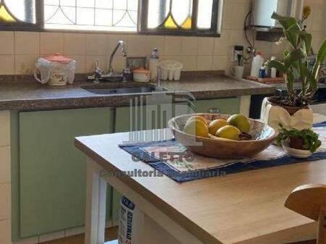 Casa para venda em Jardim Baronesa de 199.00m² com 5 Quartos e 4 Garagens