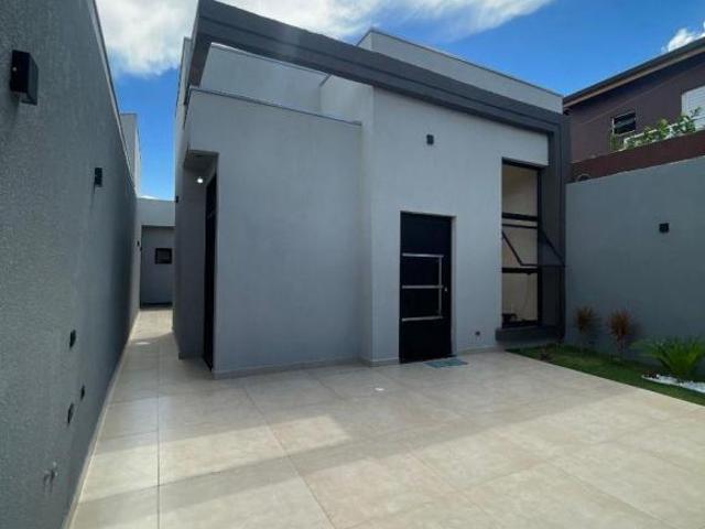 Casa para venda em Jardim Belo Horizonte de 84.00m² com 3 Quartos, 1 Suite e 2 Garagens