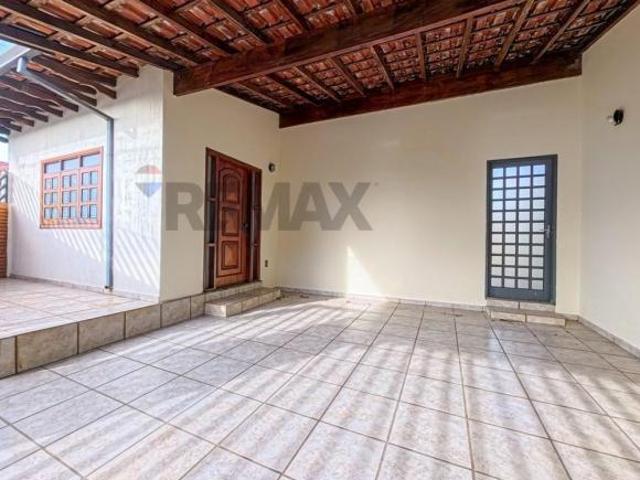 Casa para venda em Jardim Bela Vista de 144.00m² com 3 Quartos, 1 Suite e 2 Garagens