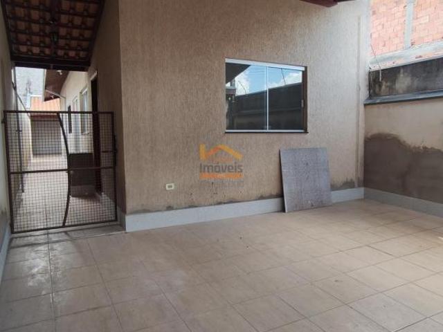 Casa para venda em Jardim Bertoni de 90.00m² com 2 Quartos, 1 Suite e 2 Garagens