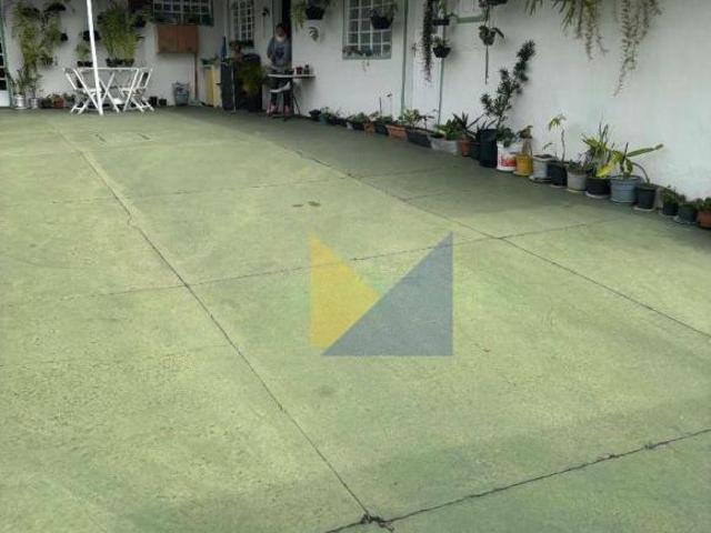 Casa para venda em Jardim Bom Clima de 170.00m² com 3 Quartos, 3 Suites e 5 Garagens
