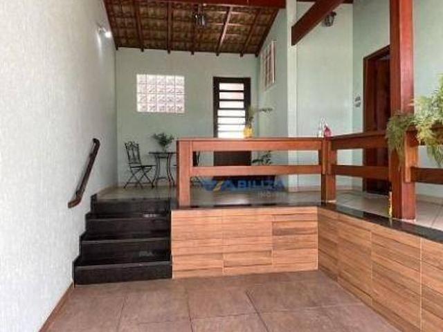 Casa para venda em Jardim Bom Clima de 189.00m² com 2 Quartos, 1 Suite e 2 Garagens