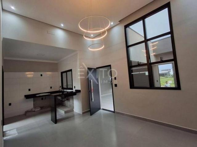 Casa para venda em Jardim Bom Sucesso de 118.00m² com 3 Quartos, 1 Suite e 2 Garagens
