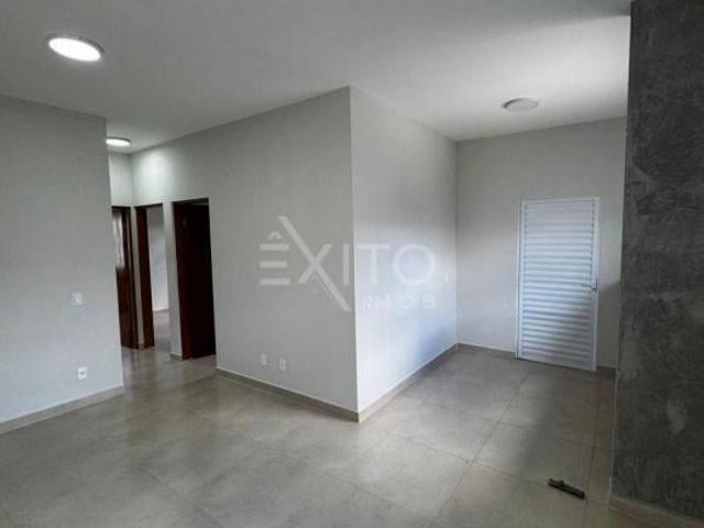 Casa para venda em Jardim Bom Sucesso de 66.00m² com 3 Quartos, 1 Suite e 2 Garagens