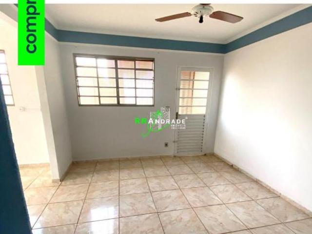 Casa para venda em Jardim Bonsucesso de 54.00m² com 2 Quartos e 2 Garagens