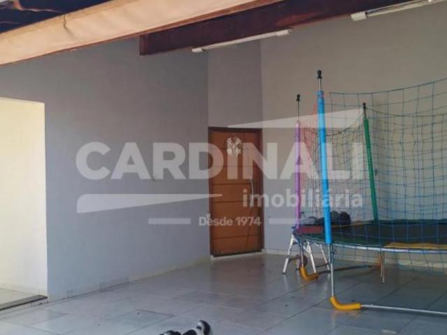 Casa para venda em Jardim Botânico de 176.00m² com 3 Quartos, 1 Suite e 3 Garagens
