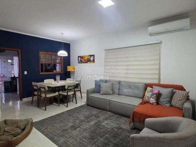 Casa para venda em Jardim Botânico de 182.00m² com 2 Quartos e 3 Garagens