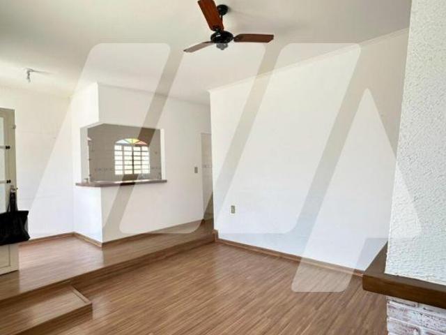 Casa para venda em Jardim Botânico de 117.00m² com 3 Quartos, 1 Suite e 3 Garagens