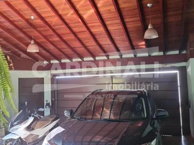 Casa para venda em Jardim Botânico de 207.00m² com 3 Quartos, 1 Suite e 3 Garagens