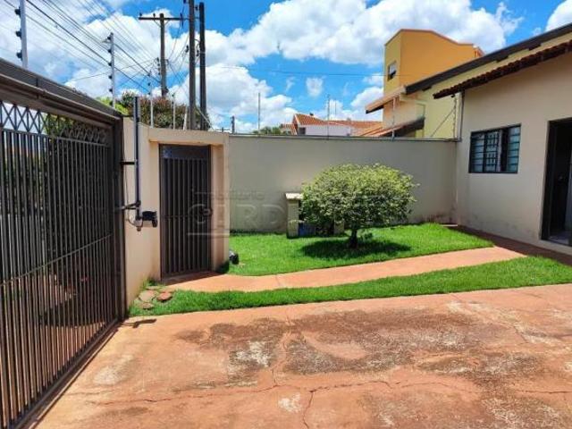 Casa para venda em Jardim Botânico de 212.00m² com 3 Quartos, 1 Suite e 1 Garagem
