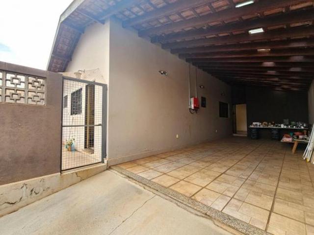 Casa para venda em Jardim Botânico de 217.00m² com 4 Quartos, 1 Suite e 2 Garagens