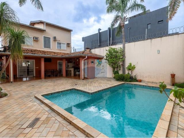 Casa para venda em Jardim Botânico em Ribeirão Preto São Paulo de 183.00m² com 3 Quartos, 1 Suíte e 4 Garagens