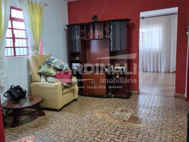Casa para venda em Jardim Brasil vila Xavier de 219.00m² com 3 Quartos, 1 Suite e 2 Garagens
